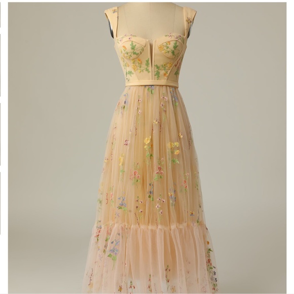 Hellymoon | Dresses | Hellymoon Aline Sweetheart Champagne Long Dress ...